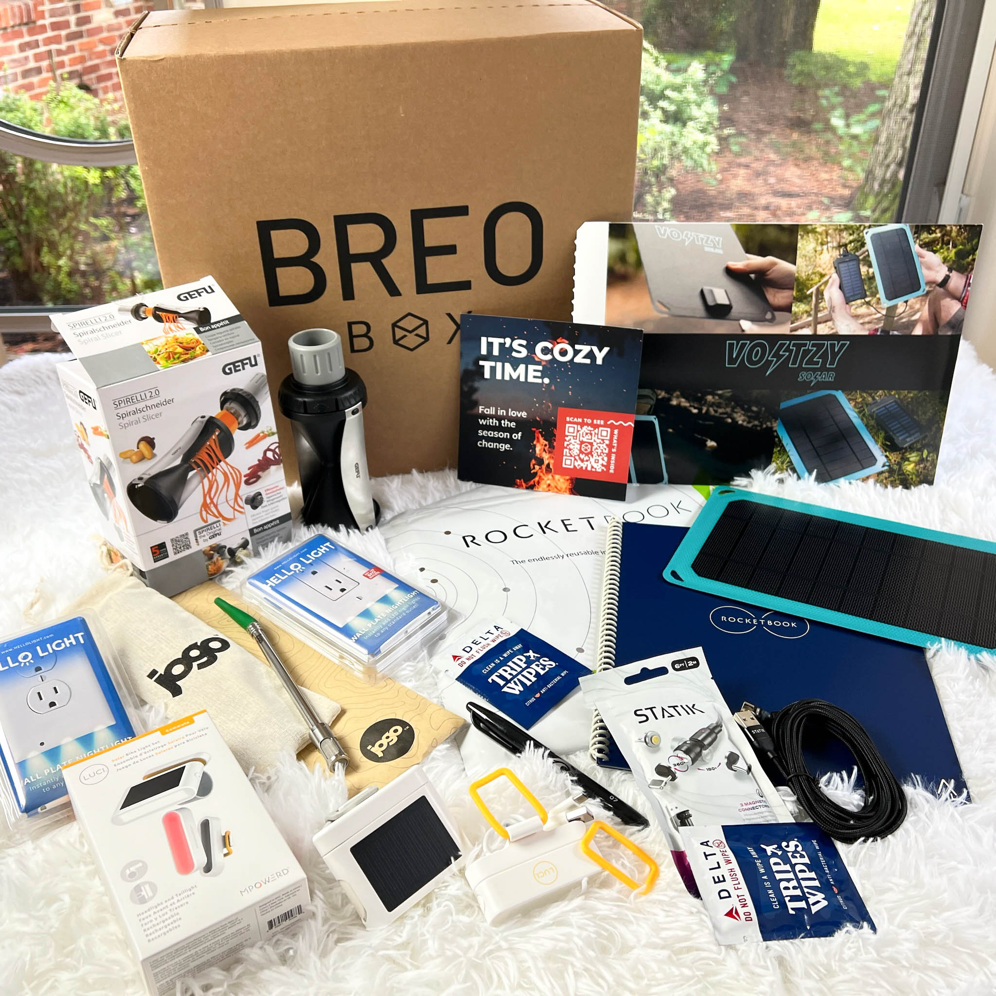 Breo Box Fall 2022 Review: It's Cozy Time - Hello Subscription