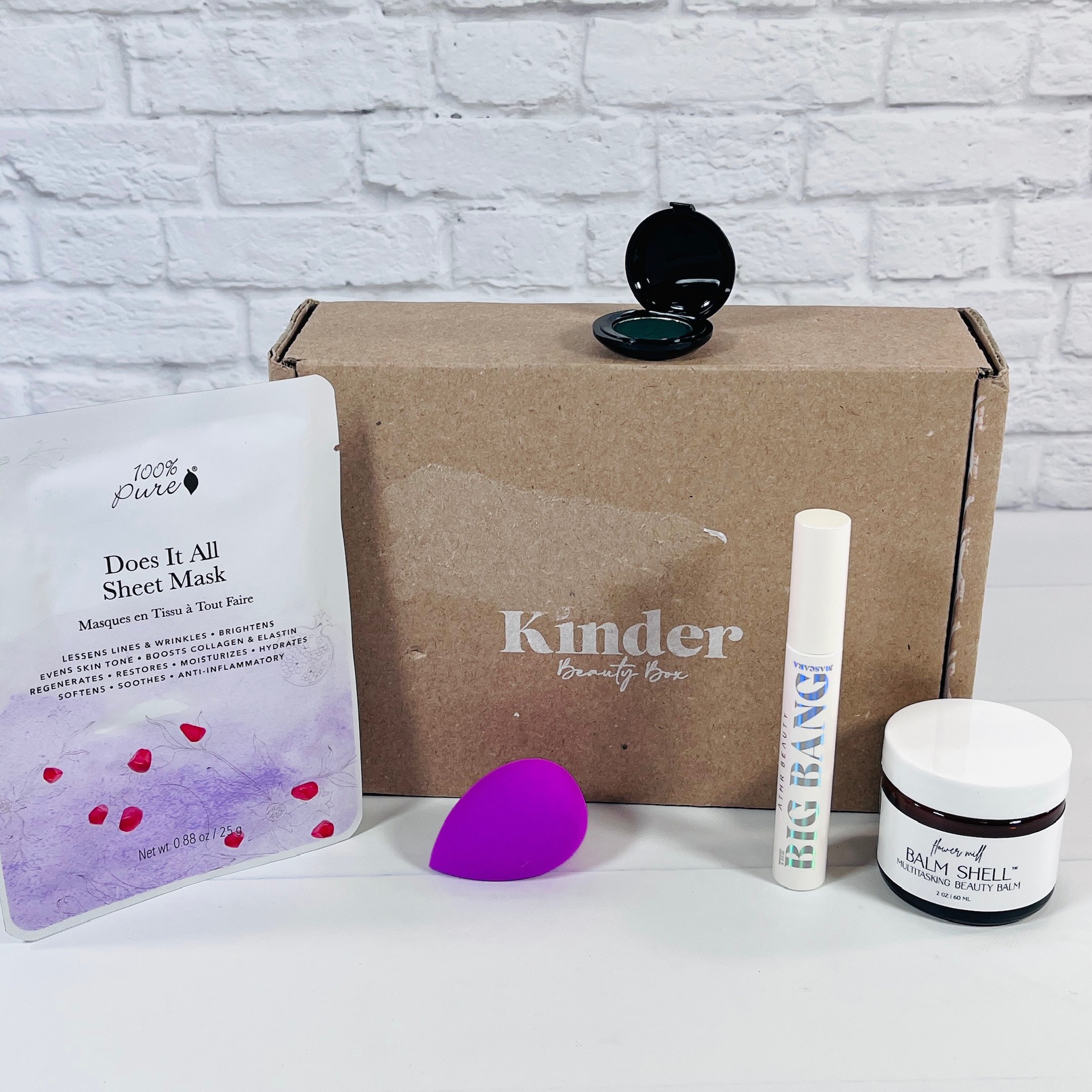 Kinder Beauty Box December 2022 Review: HOLIBAE! - Hello Subscription