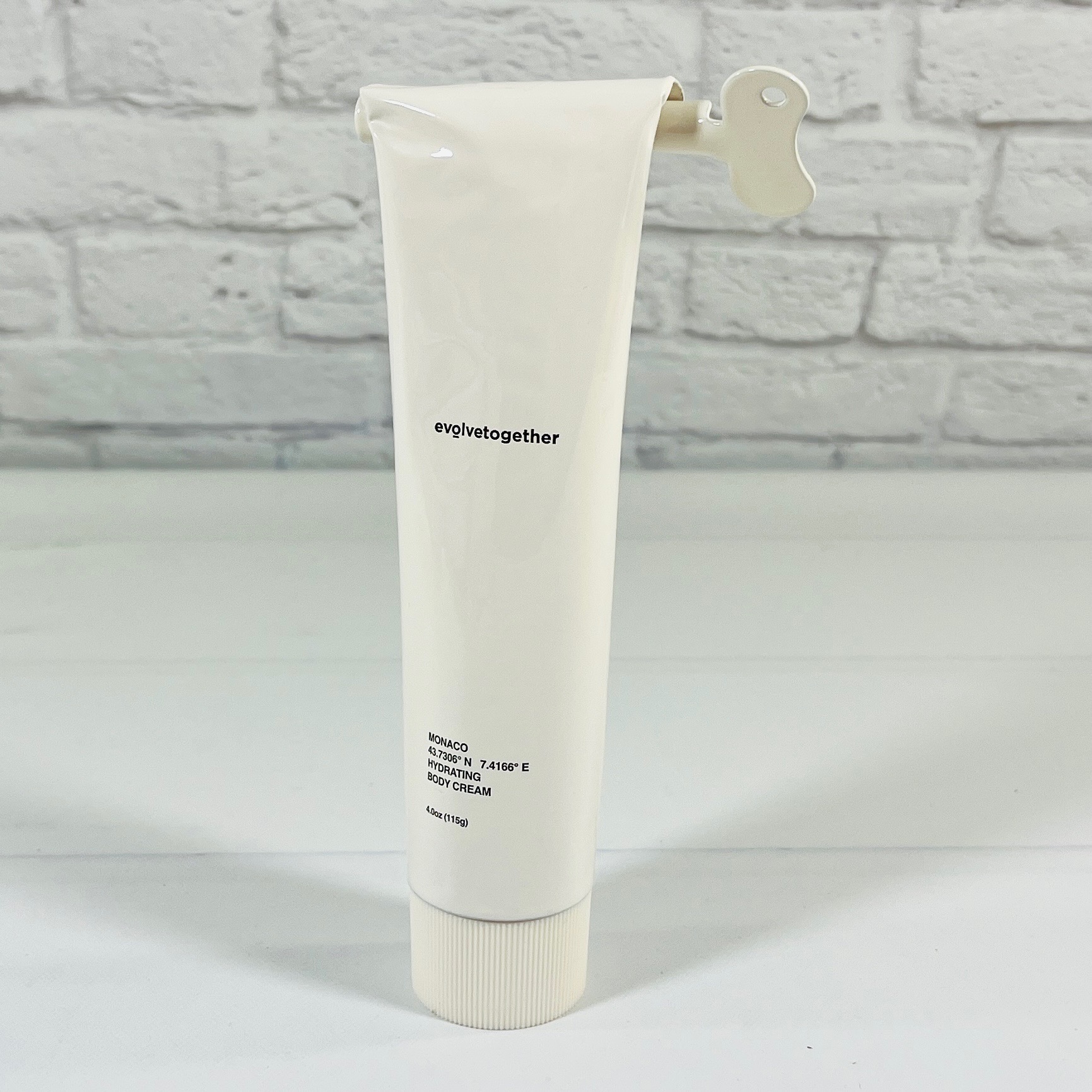 Aesthete Box by CLOTH & PAPER Spring 2024: Date Night - Hello Subscription