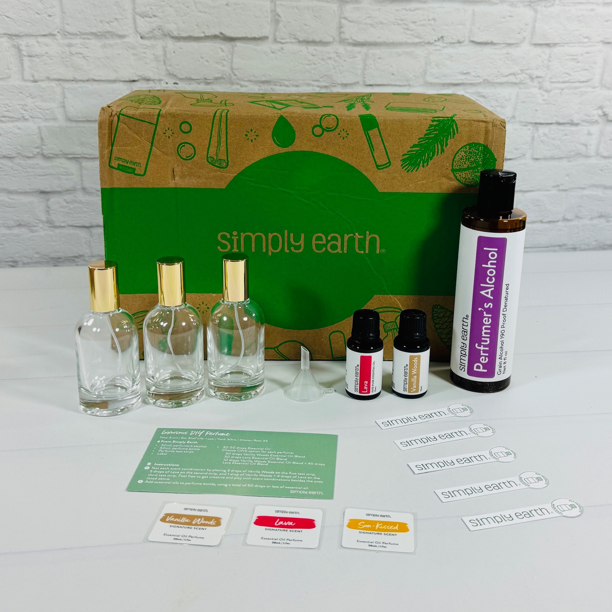 Simply Earth Essential Oil DIY Perfume Kit - Hello Subscription